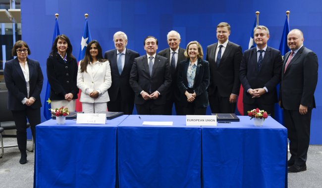 Chile y la Unión Europea firman el Acuerdo Marco Avanzado - Chile en el ...